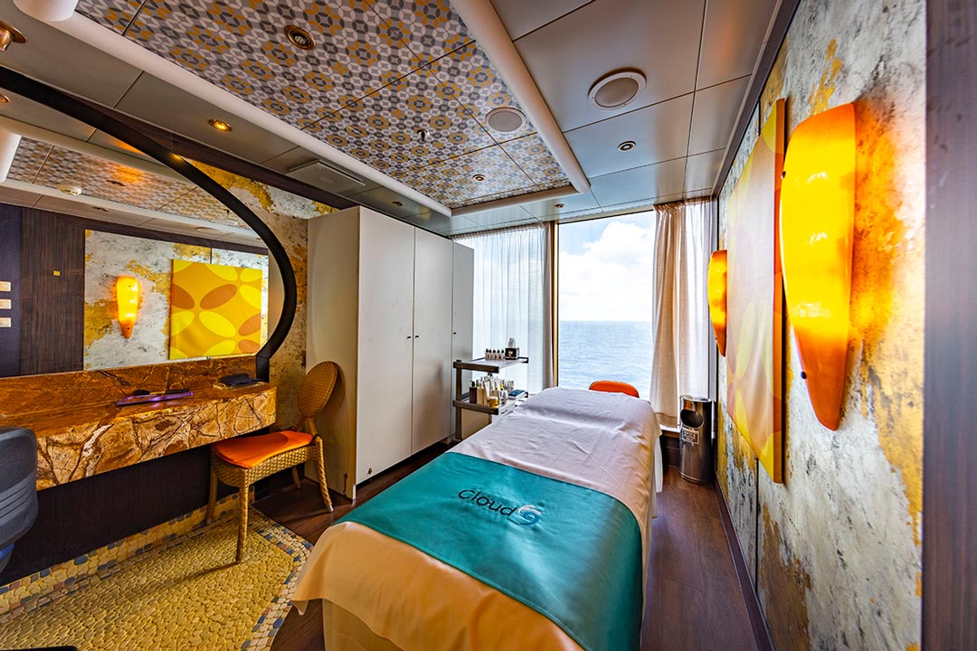 Carnival Luminosa Cruise Ship Details | Delta Cruises