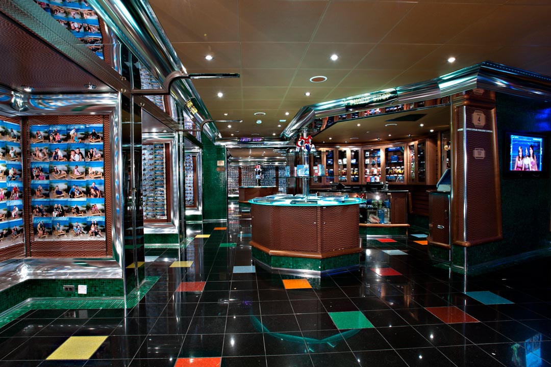 4 Night Bahamas on Carnival Glory | Delta Cruises