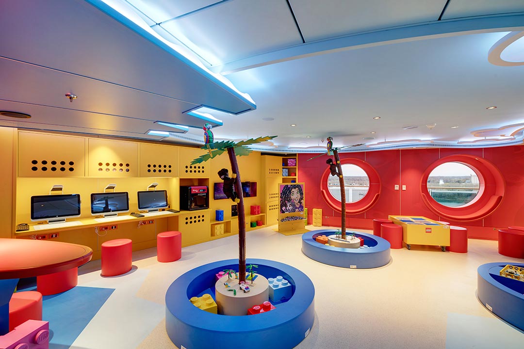 MSC Seaside Entertainment | Delta Cruises